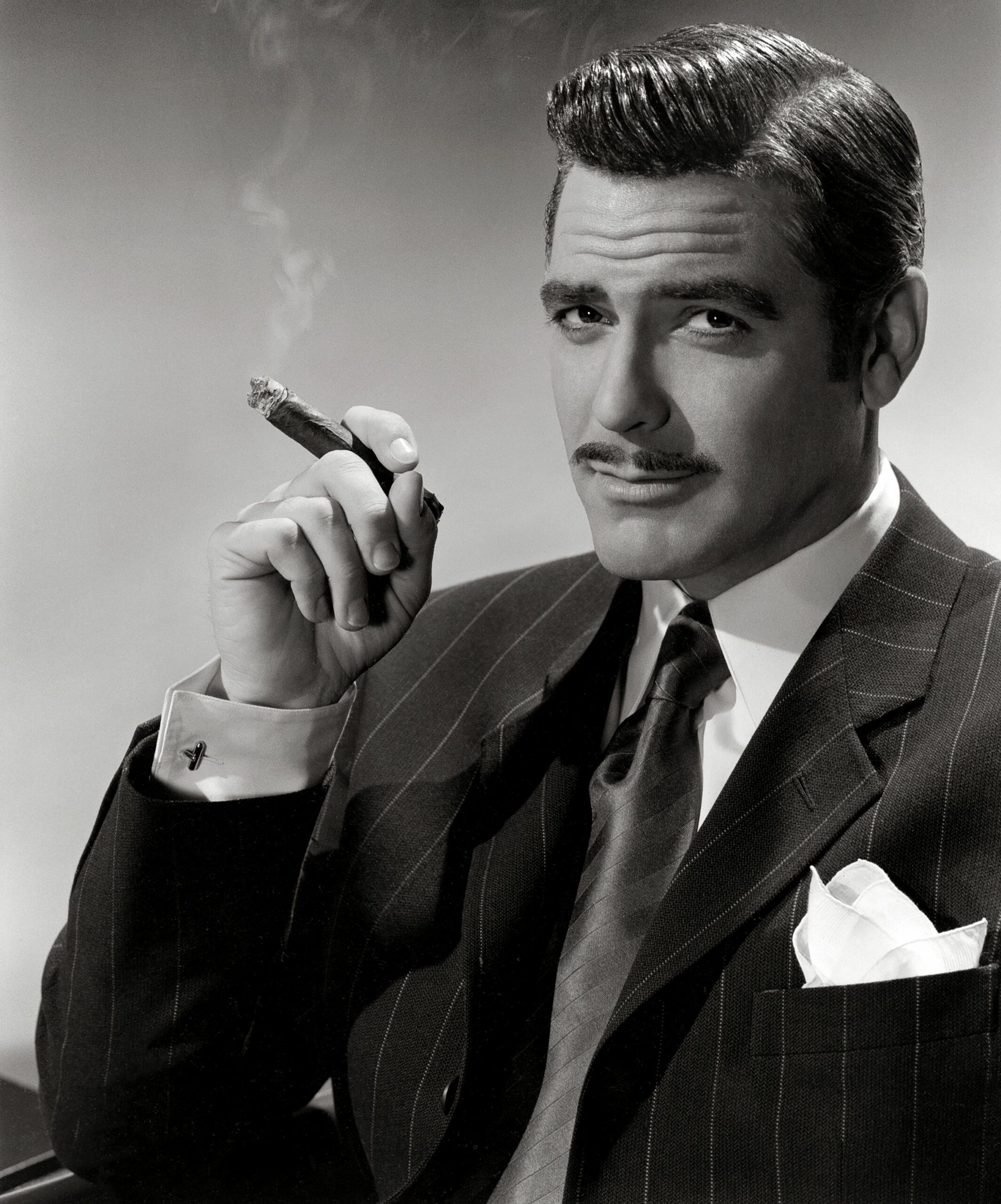 Herb Ritts: George Clooney - CAMERA WORK